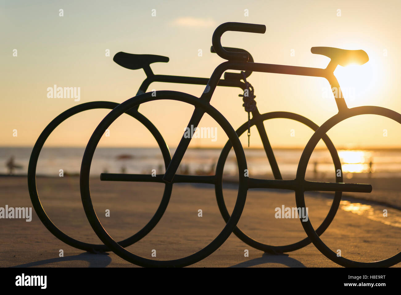 Metal bike rack hi-res stock photography and images - Alamy