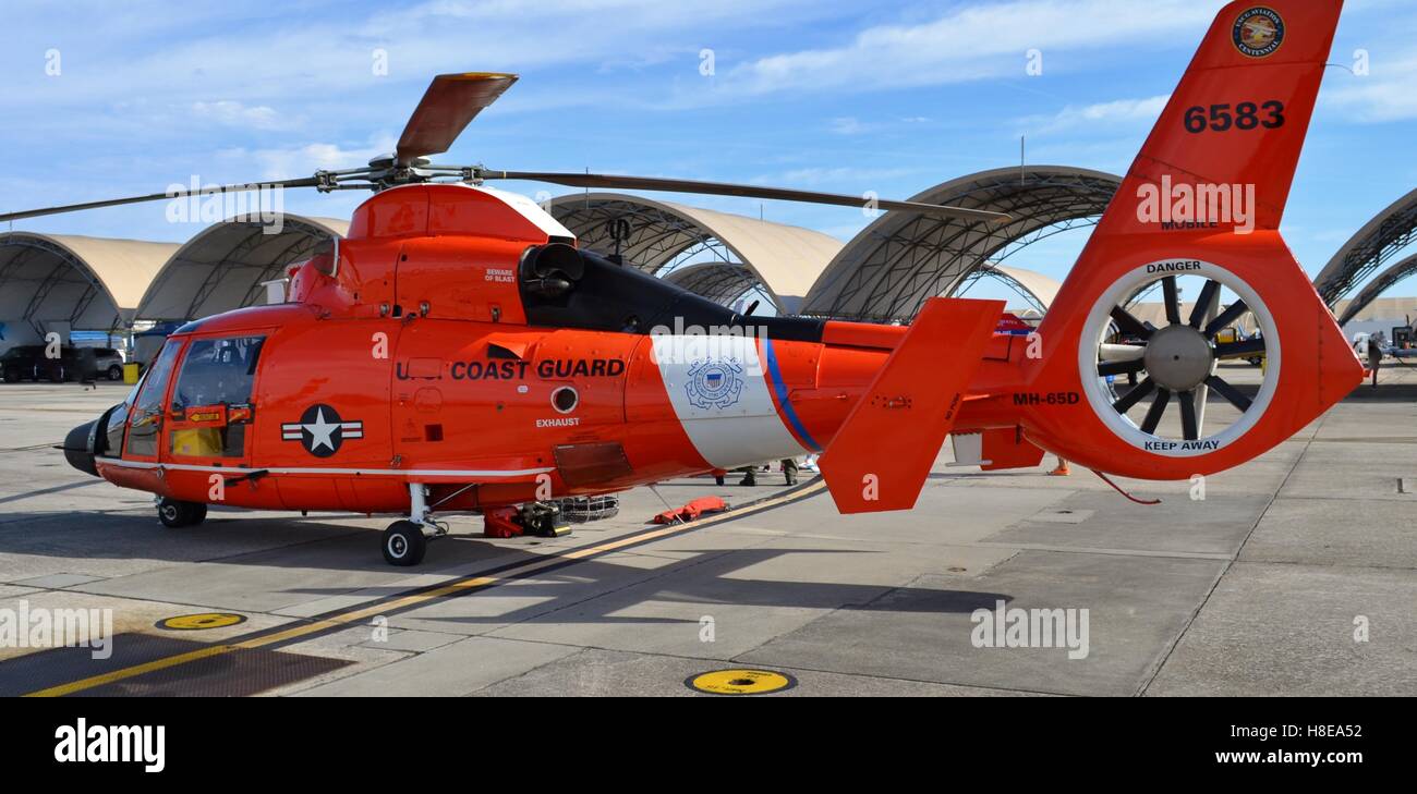 U.S. Coast Guard HH-65 Dolphin / MH-65 Dolphin Eurocopter rescue ... U.S. Coast Guard HH-65 Dolphin / MH-65 Dolphin Eurocopter rescue ...
