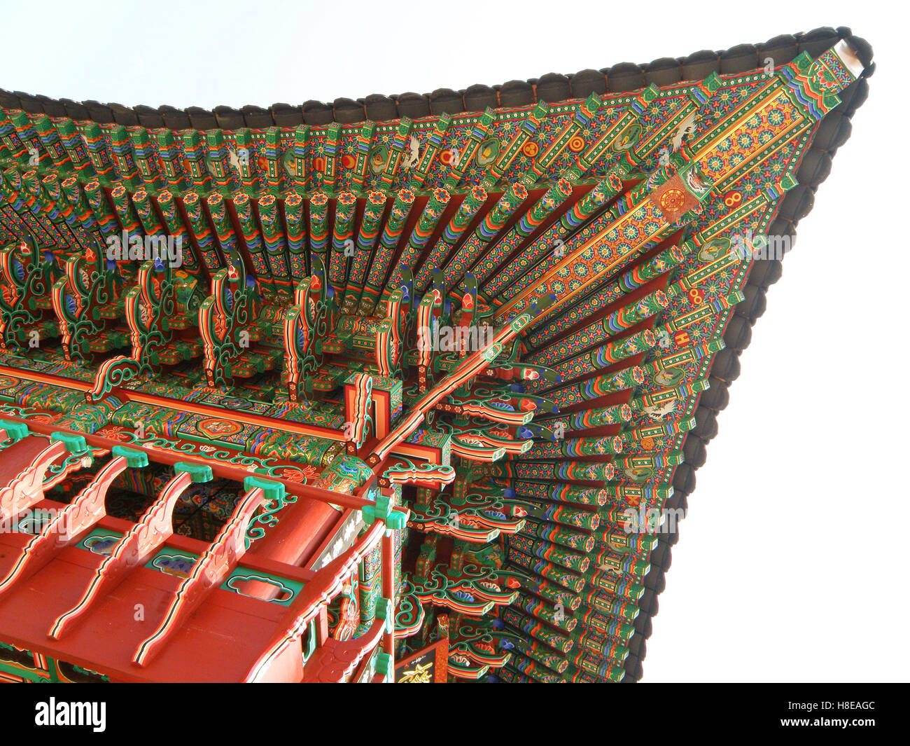 Traditional Korean Style Multi color Decorated Ceiling and Roof of the ...