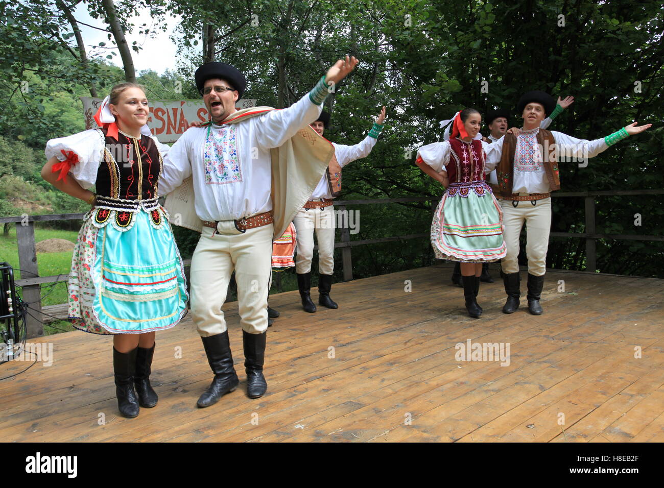 Slovak folklore ensemble performs at the Hontianska Parada folklore ...