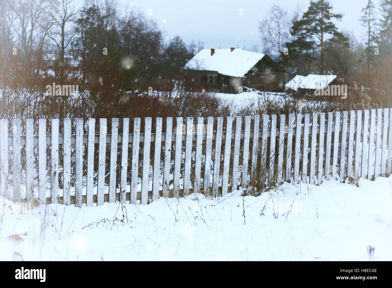 house in country rural Winter Stock Photo - Alamy