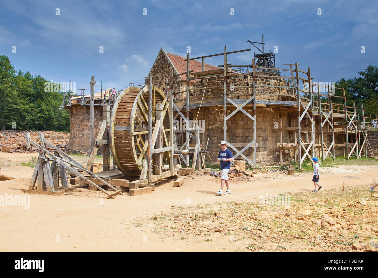 The medieval works at Guedelon are being built using techniques from ...