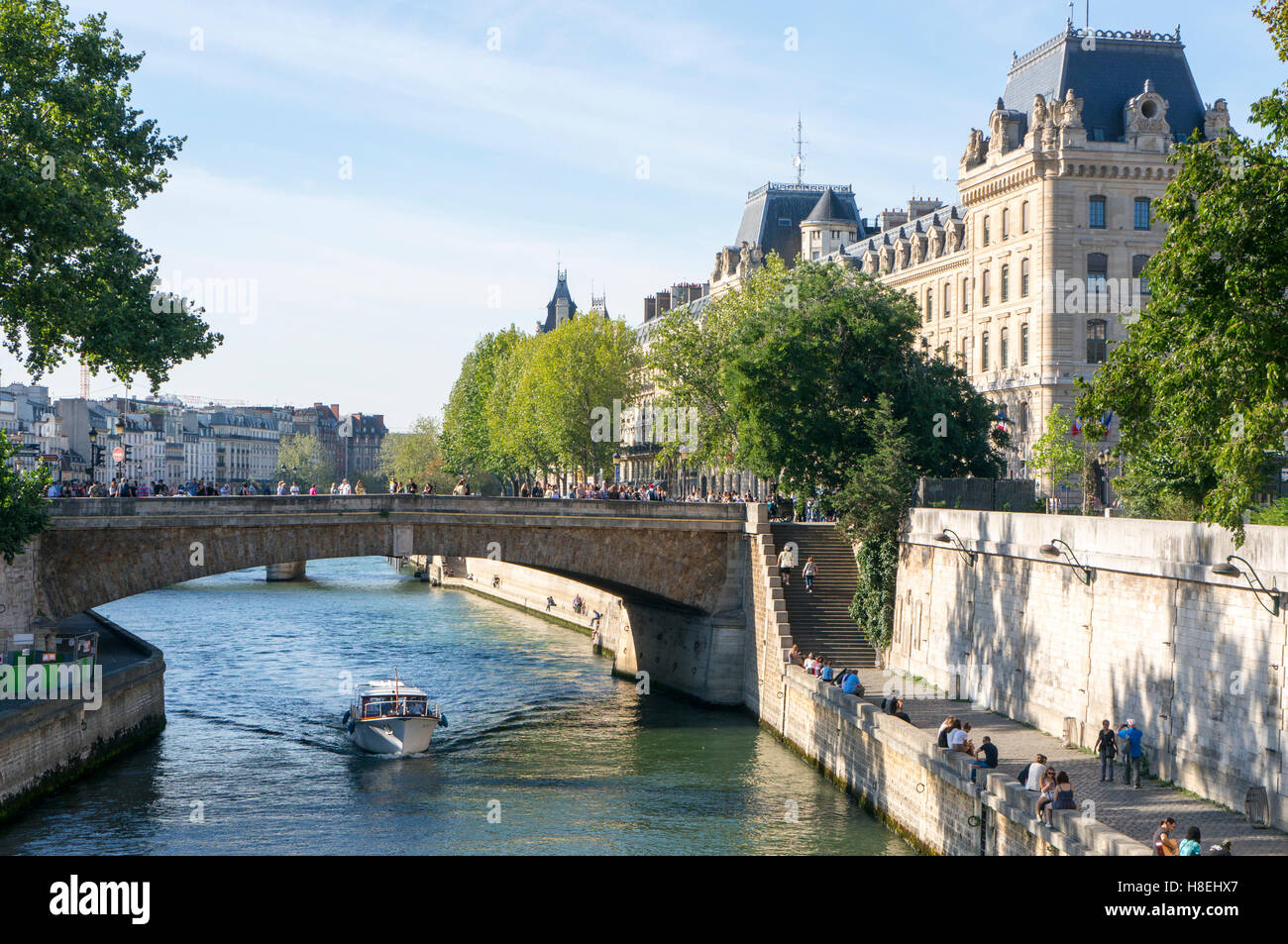 Seine river people view hi-res stock photography and images - Alamy