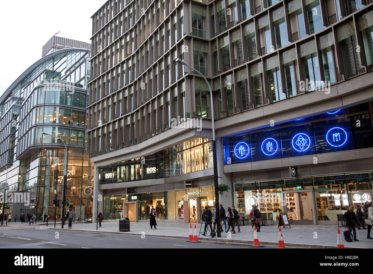 Victoria street london hi-res stock photography and images - Alamy
