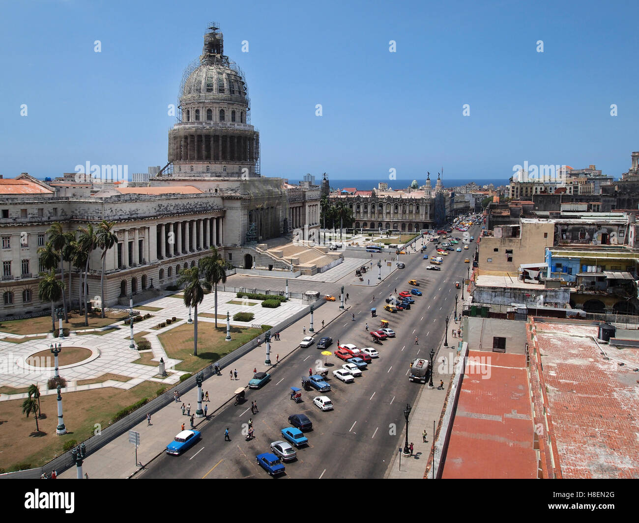 Run Down Buildings in Havana, Cuba Stock Photo - Alamy