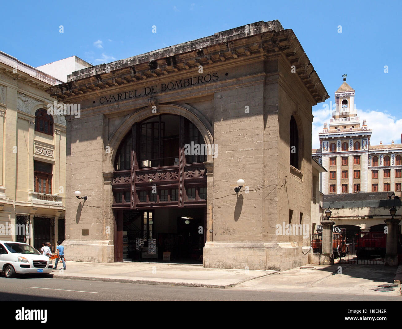 Building in Havana Stock Photo - Alamy