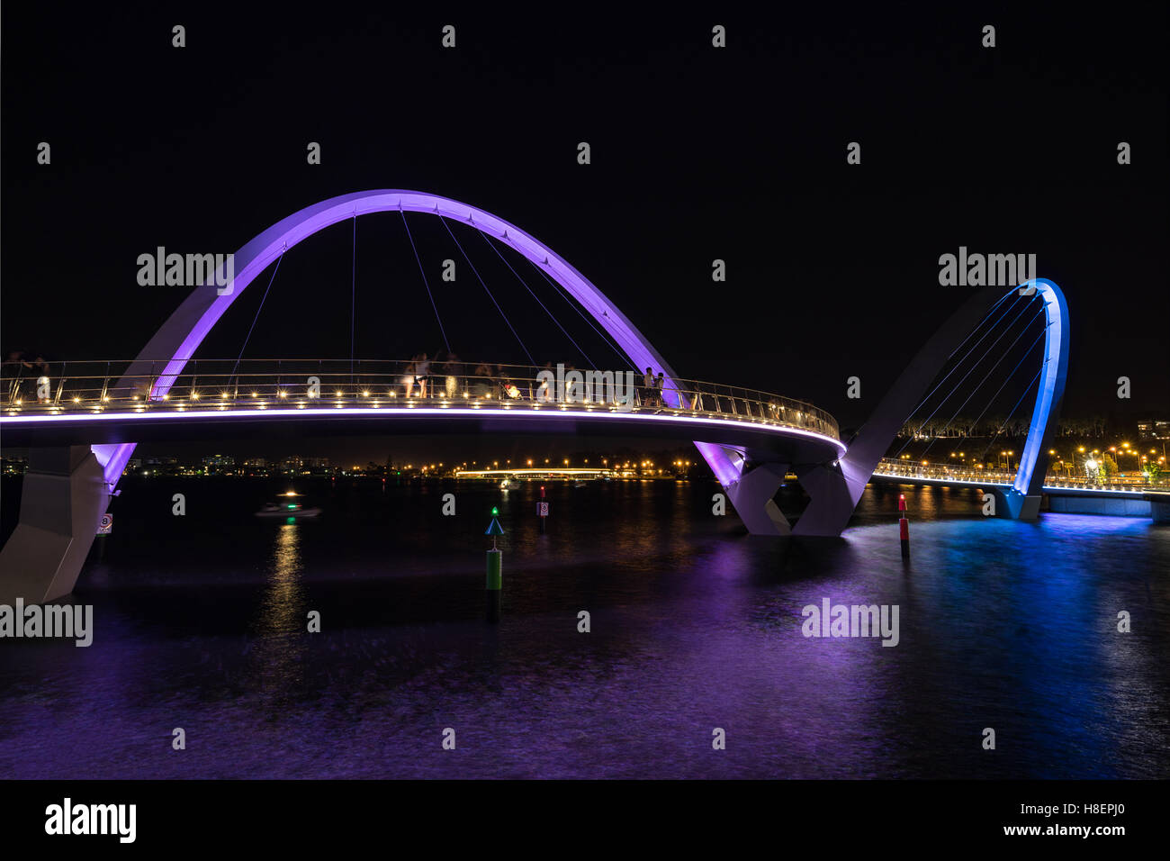 Elizabeth Quay footbridge over the Swan River on the waterfront of ...