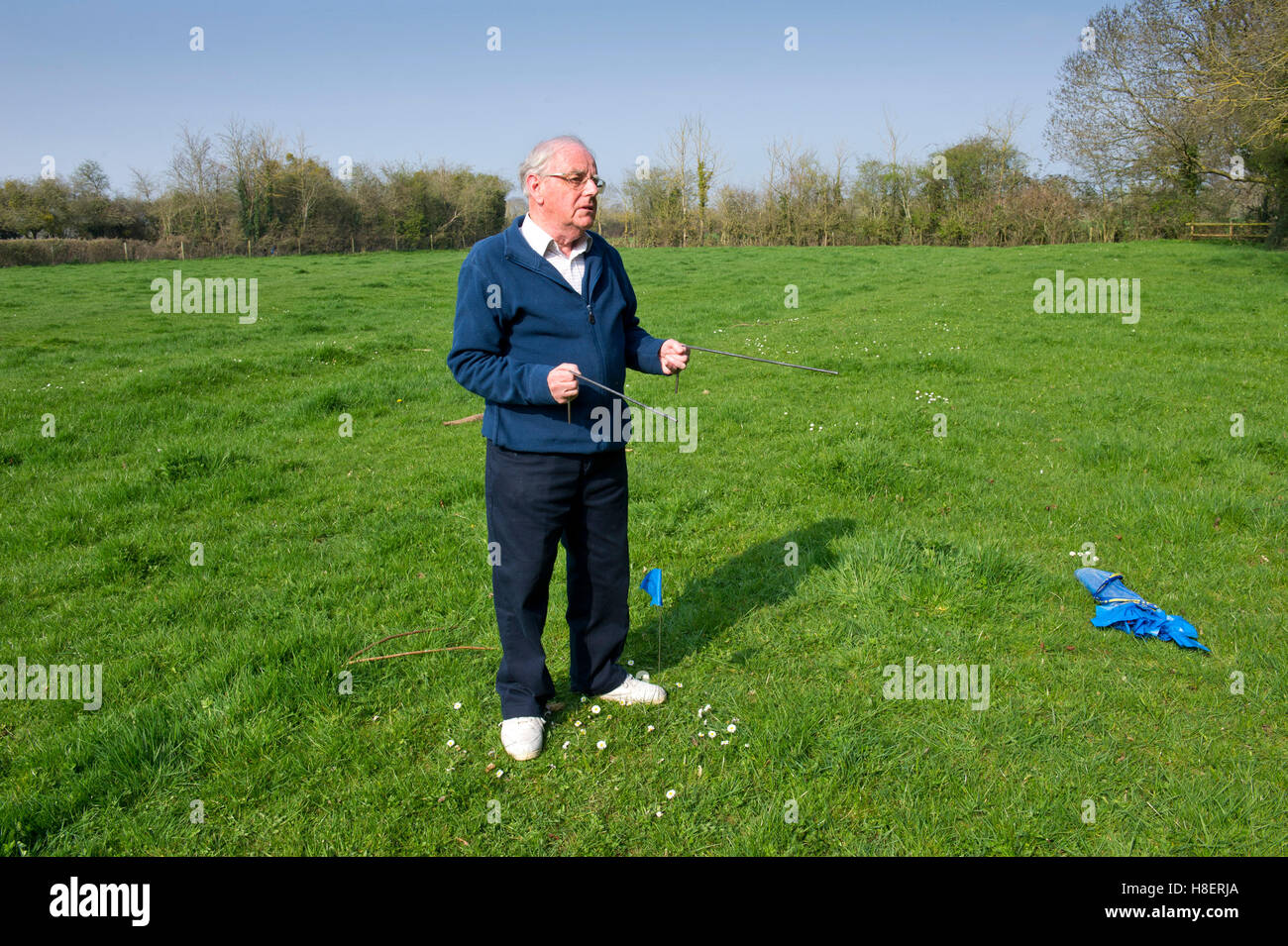 Dowsing hi-res stock photography and images - Alamy