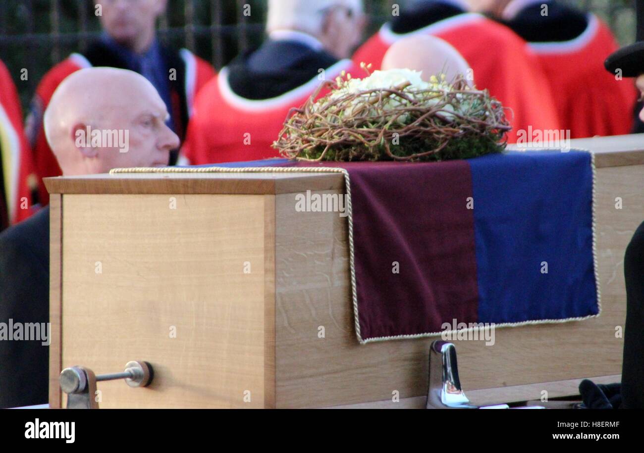 King Richard III - The Procession of his Mortal Remains through ...