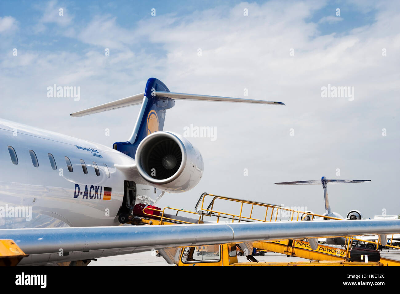 Lufthansa aeroplane being loaded Stock Photo - Alamy
