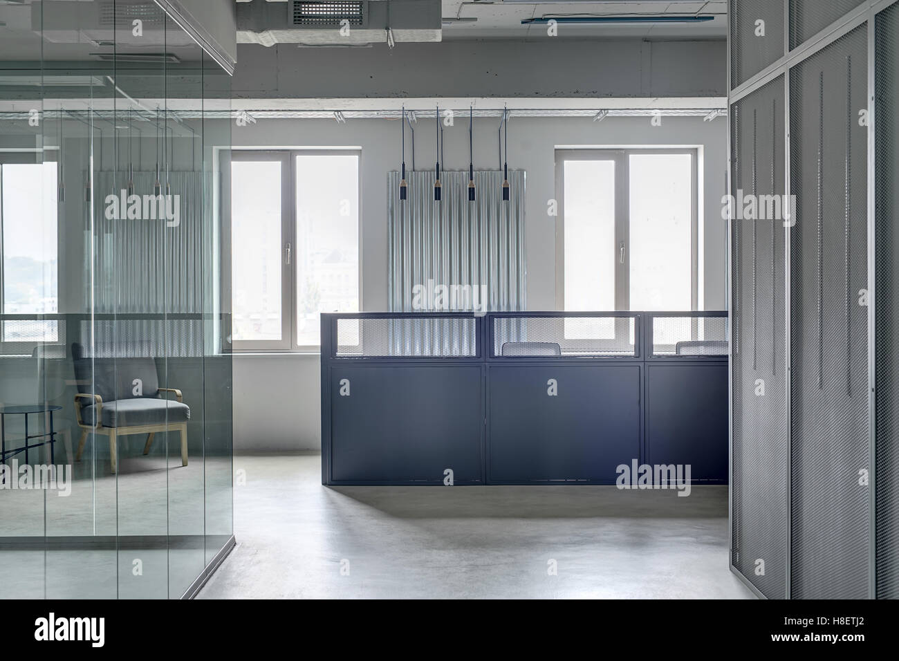 Empty loft office hi-res stock photography and images - Alamy