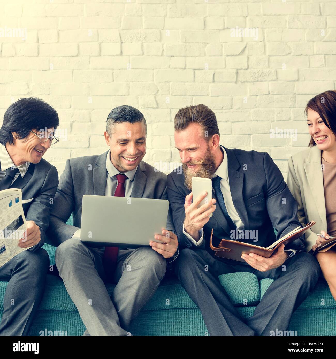 Mobile data people hi-res stock photography and images - Alamy