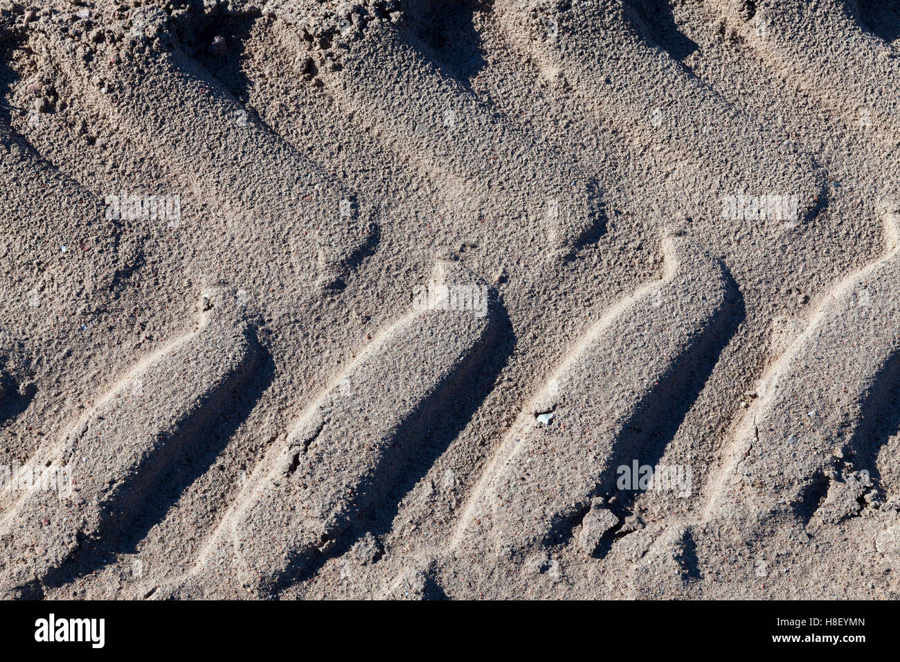 footprints in the sand truck Stock Photo - Alamy