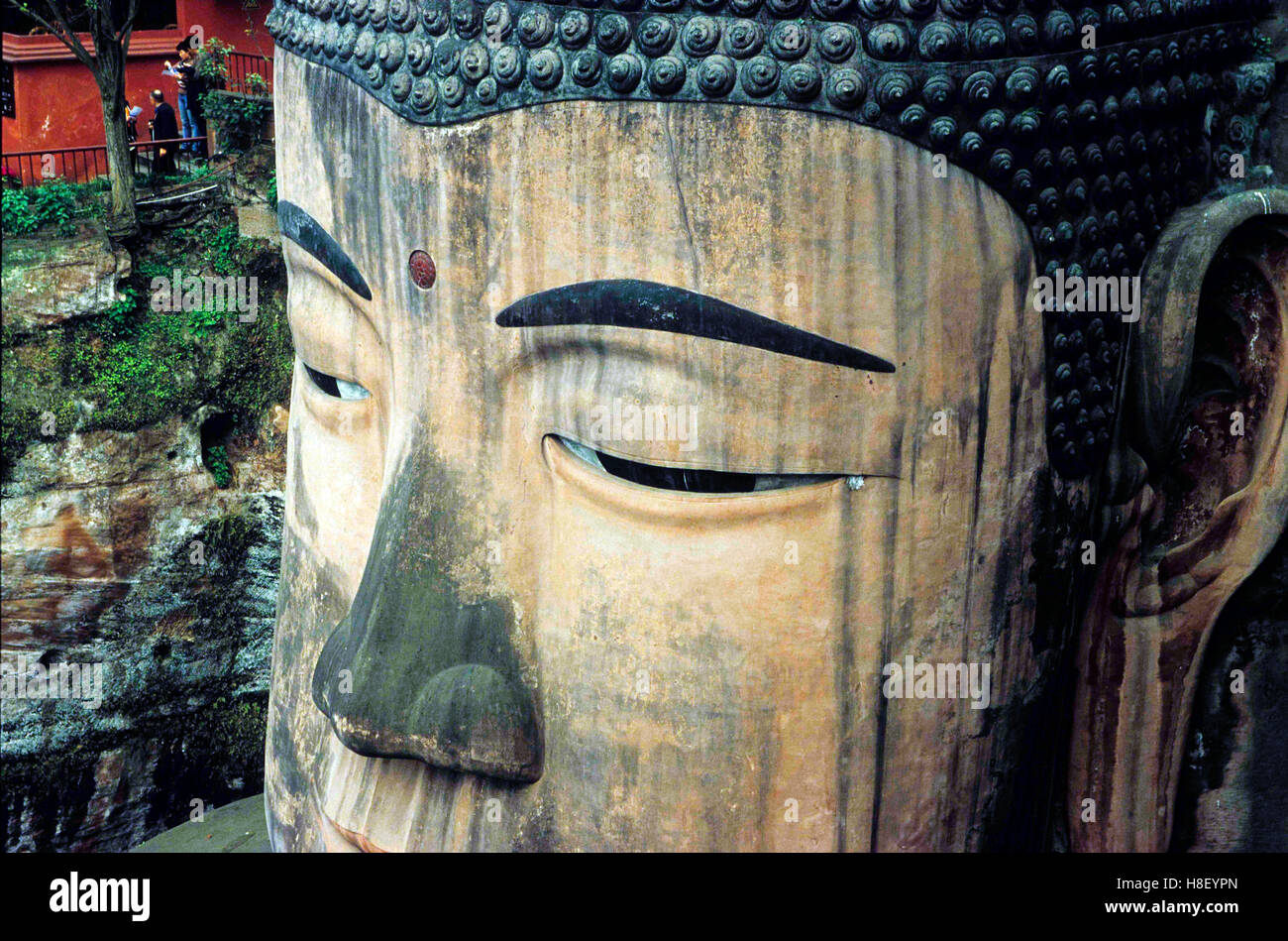 China giant statue hi-res stock photography and images - Alamy