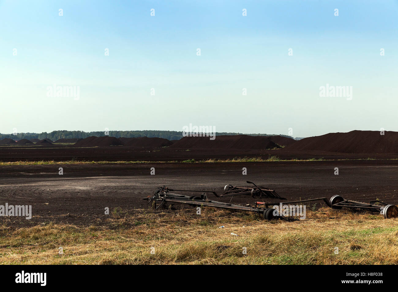 extraction of peat Stock Photo - Alamy