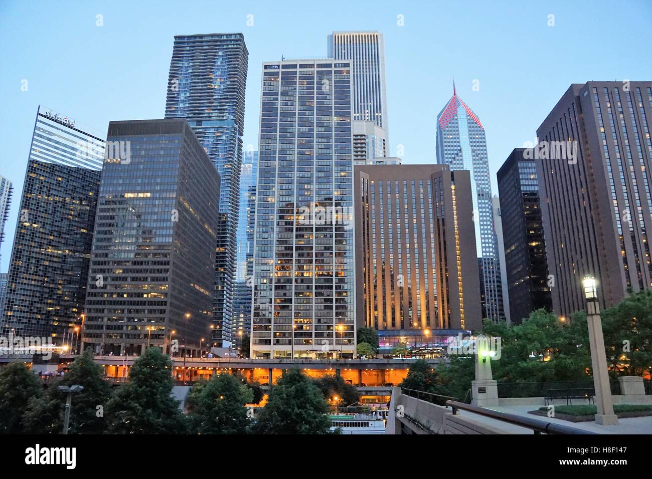 Chicago sunset / dusk buildings in the city near Trump Tower Stock ...