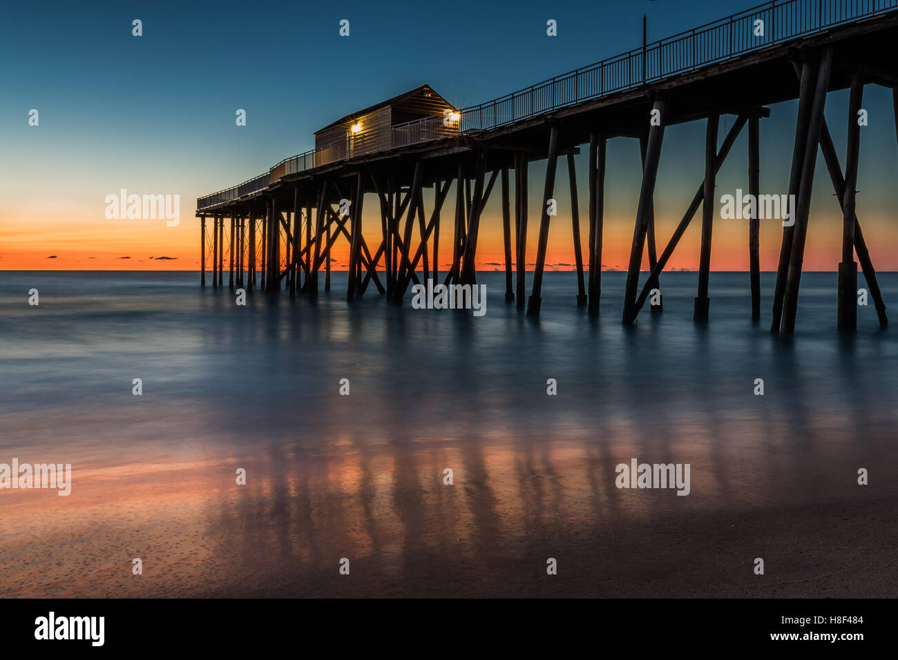 The spectacular view of a rising sun and the Atlantic Ocean Stock Photo ...