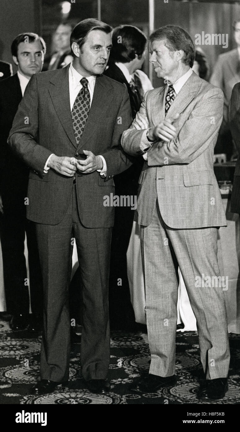 Vice President Walter Mondale talks with President Jimmy Carter ...