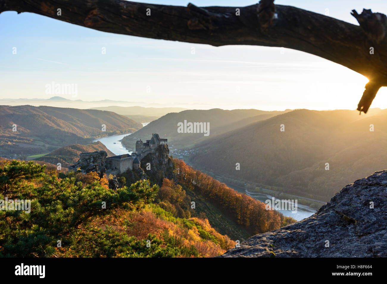 Schönbühel-Aggsbach: Aggstein Castle, river Danube, Wachau ...