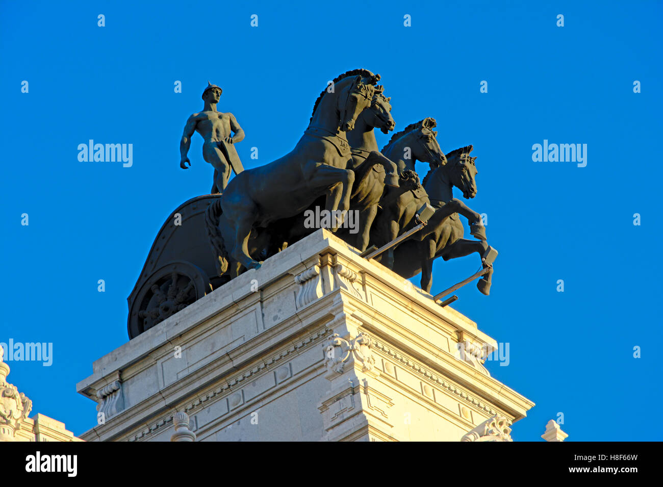 Quadriga statue on the 'Banco Bilbao Vizcaya' bank, Madrid Stock Photo ...