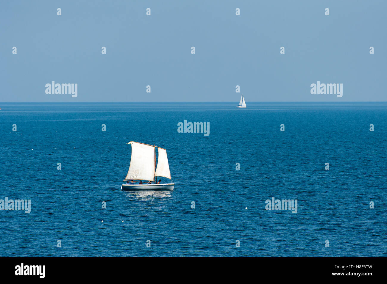 Dark blue boat hi-res stock photography and images - Alamy