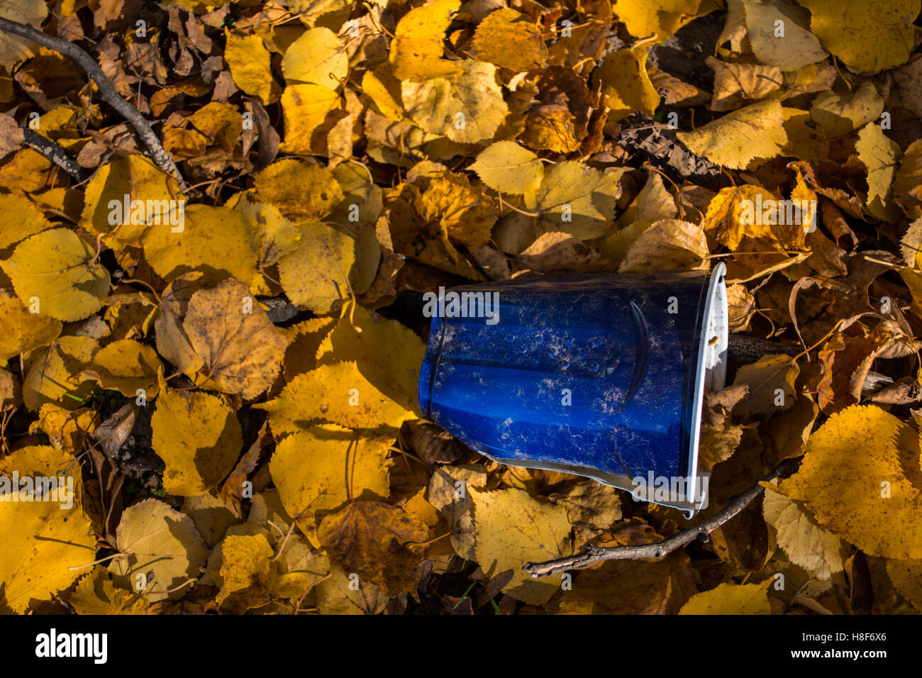 Plastic cup trash hi-res stock photography and images - Alamy