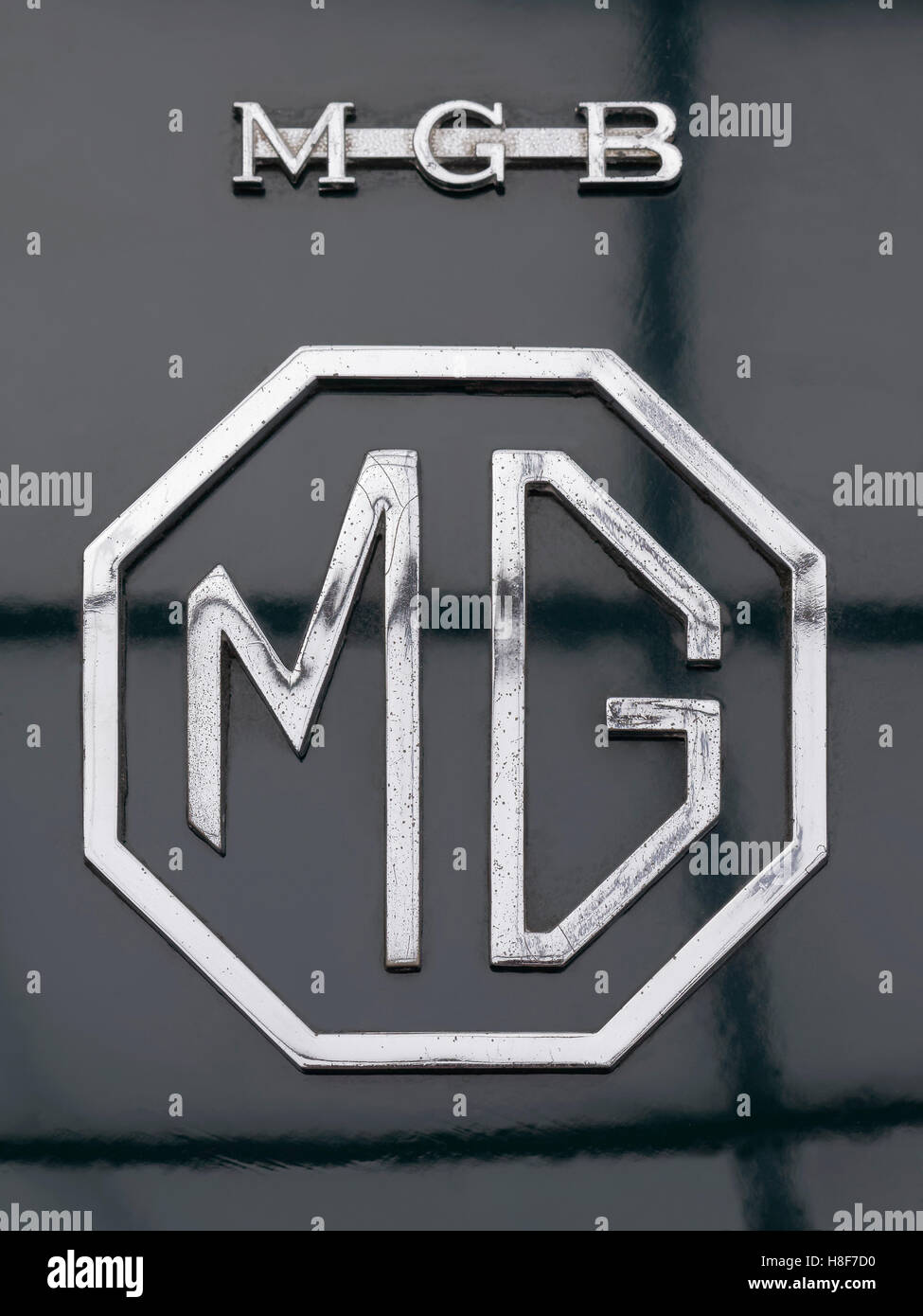 MG emblem on a MGB Roadster 1968, British classic car Stock Photo - Alamy