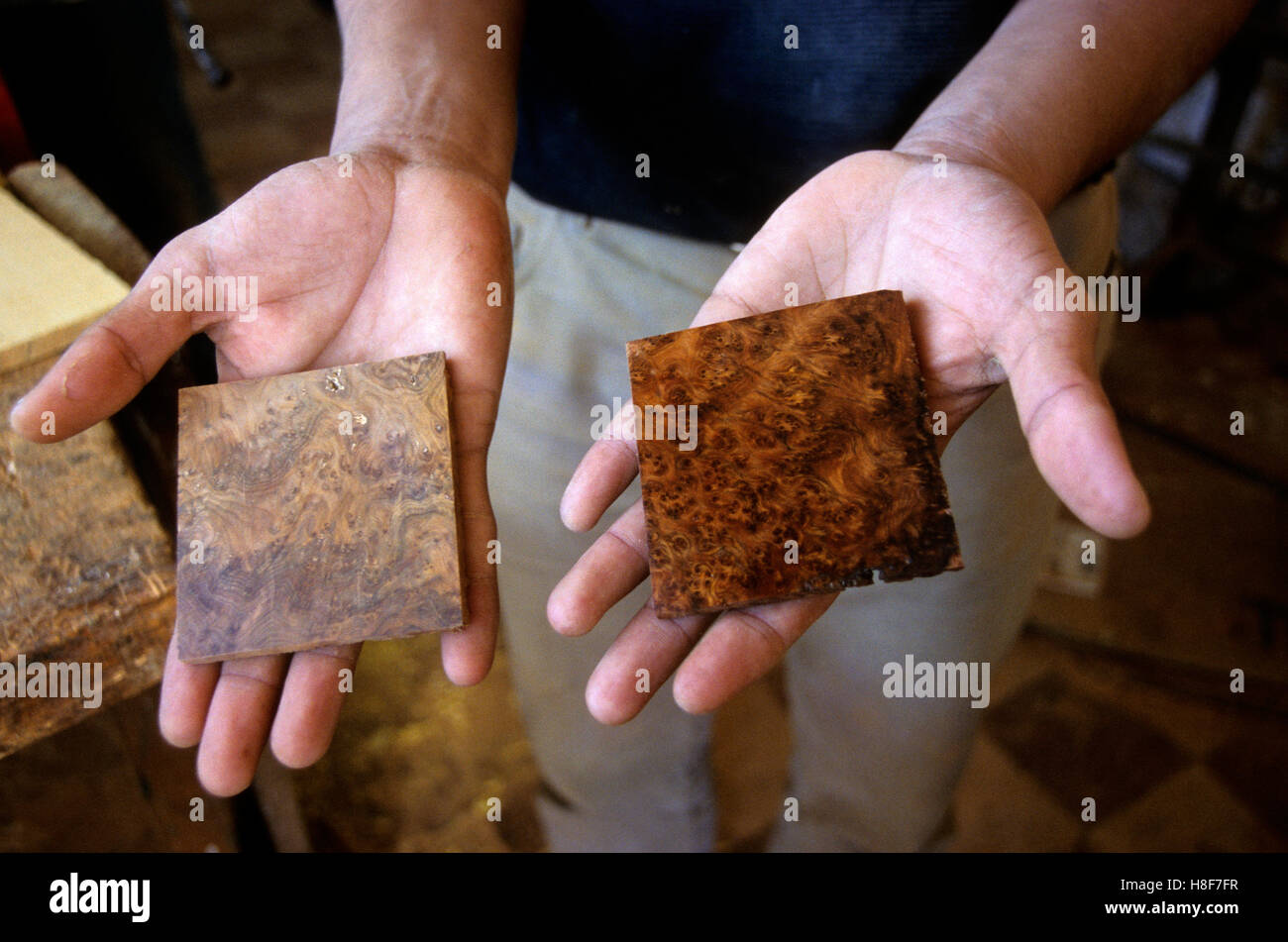 Polishing a thuya root piece, before and after, marquetry at Essaouira ...