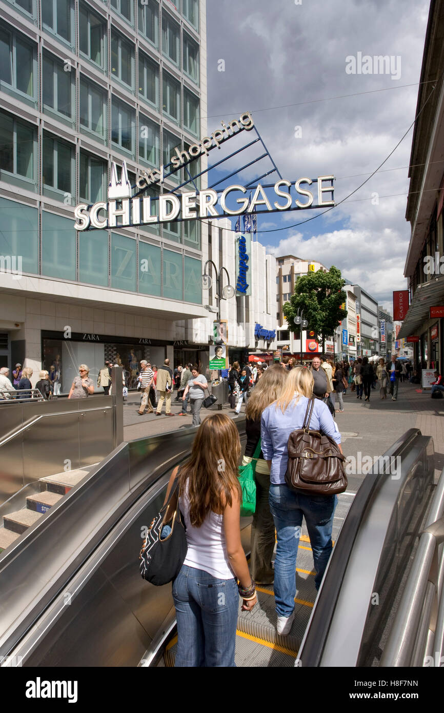 Schildergasse at Neumarkt, shopping street, passers-by, shopping, shops ...