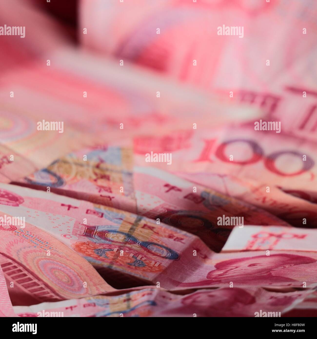 100 yuan notes hi-res stock photography and images - Alamy