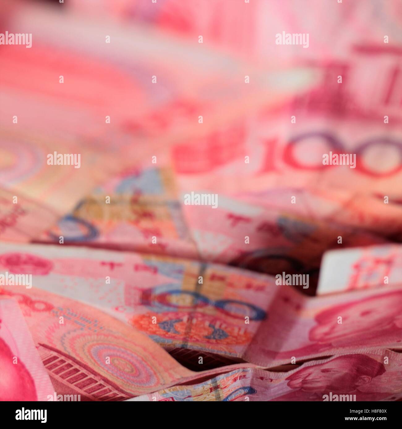 Pile of 100 yuan notes Stock Photo - Alamy