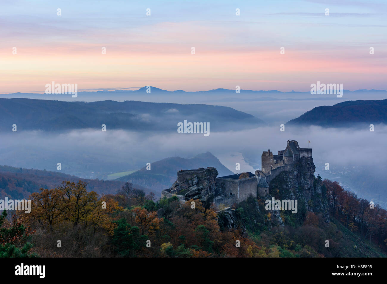 Schönbühel-Aggsbach: Aggstein Castle, river Danube, Wachau ...