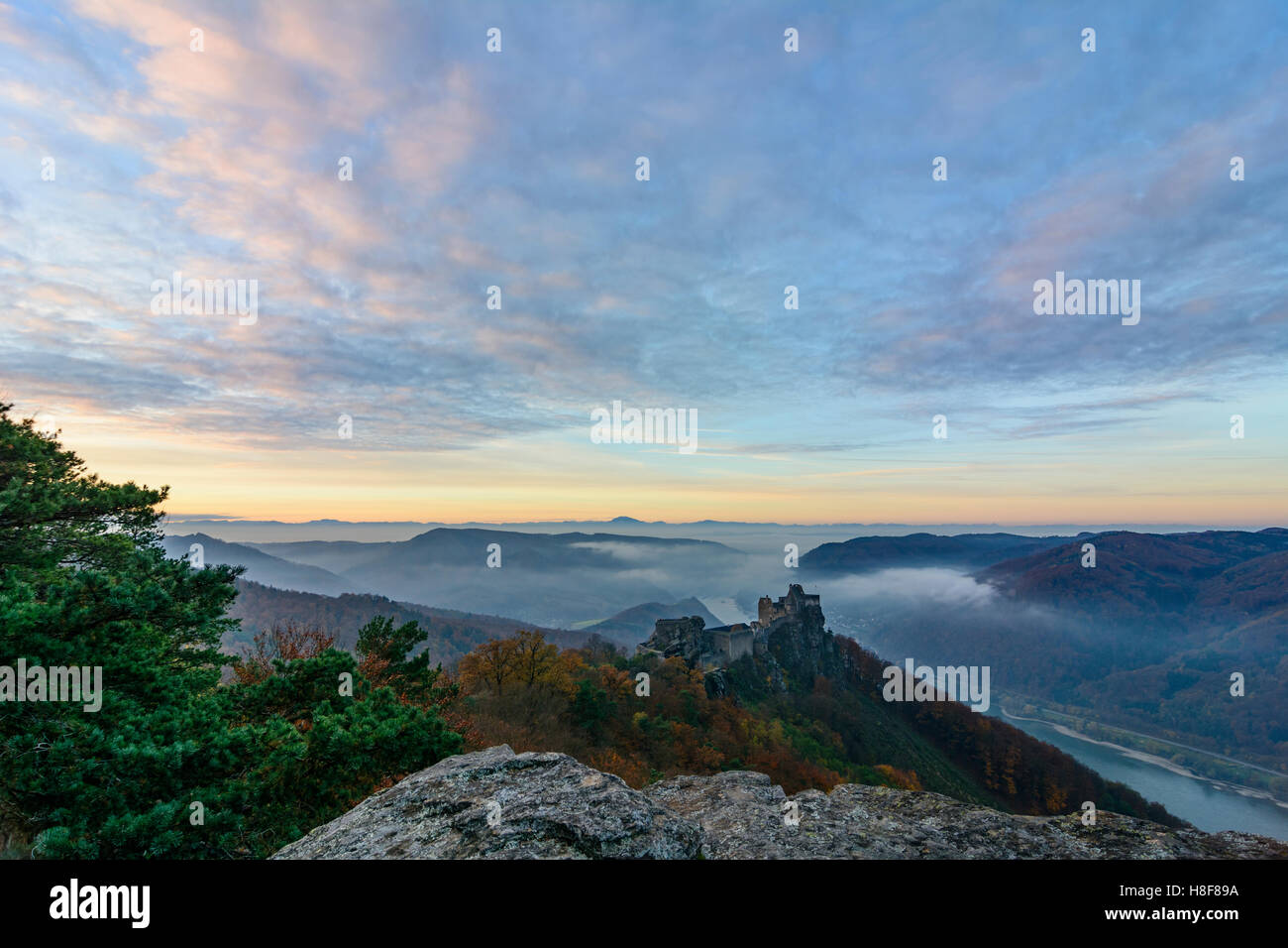 Schönbühel-Aggsbach: Aggstein Castle, river Danube, Wachau ...