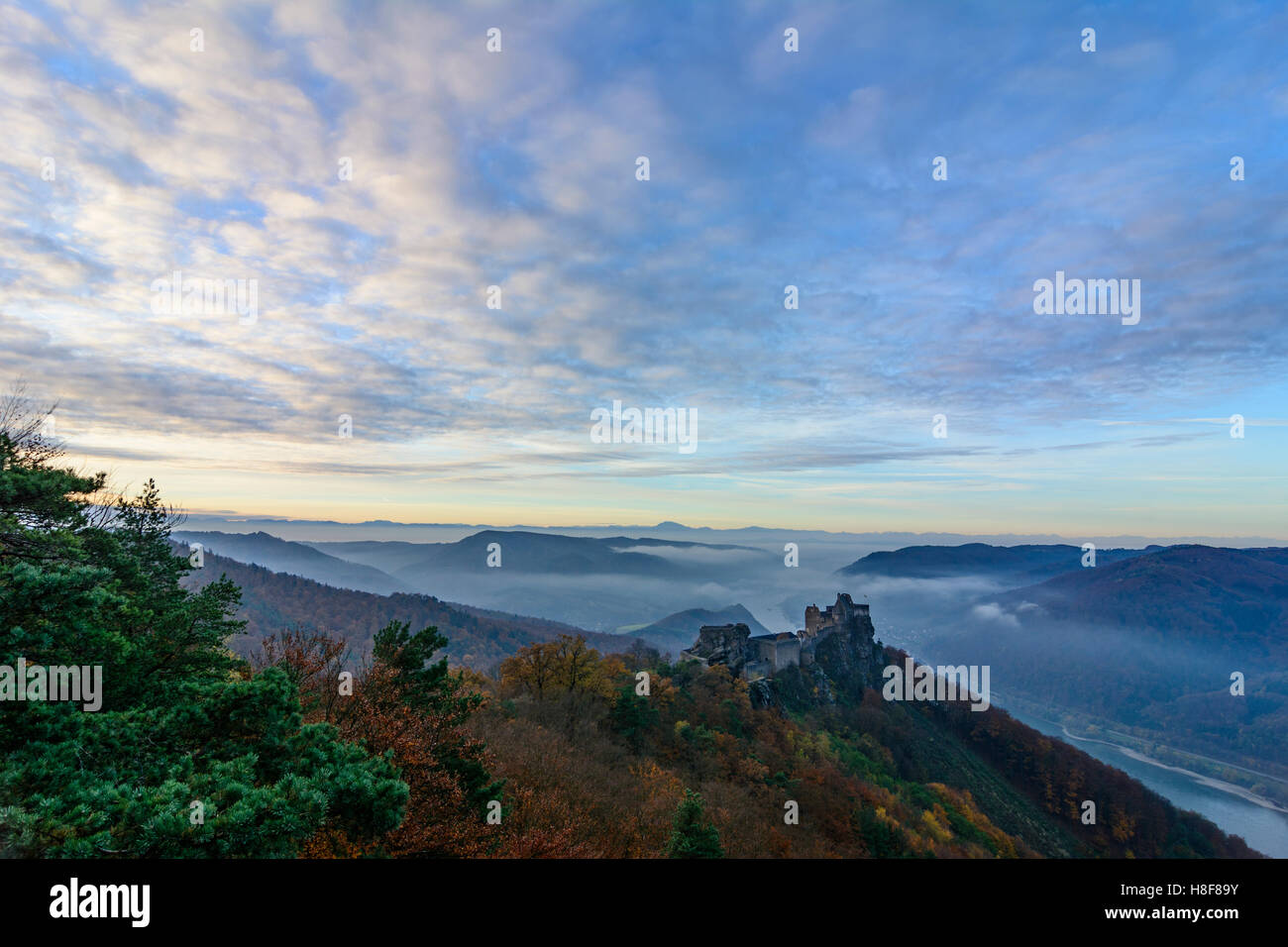 Schönbühel-Aggsbach: Aggstein Castle, river Danube, Wachau ...