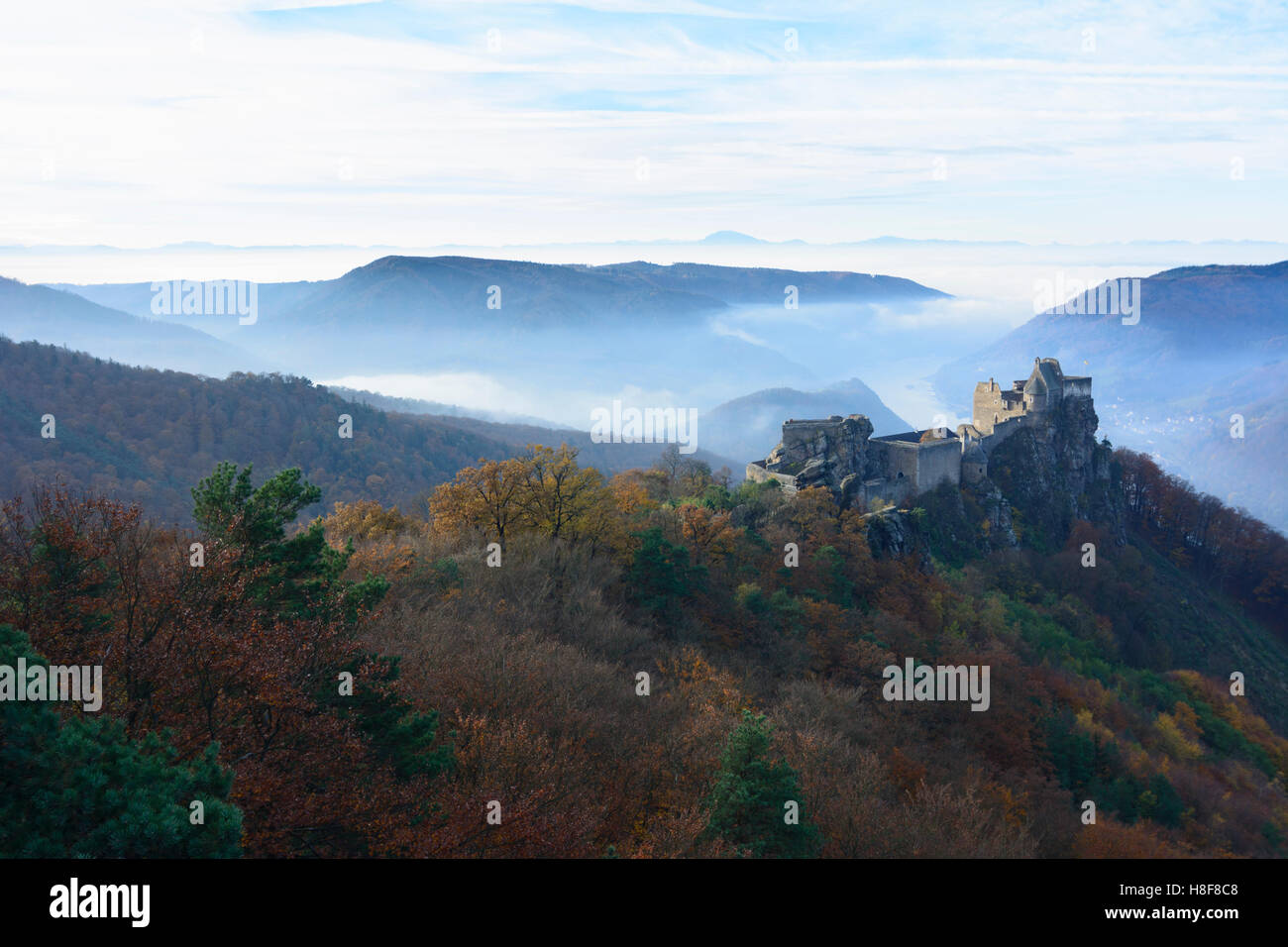 Schönbühel-Aggsbach: Aggstein Castle, river Danube, Wachau ...
