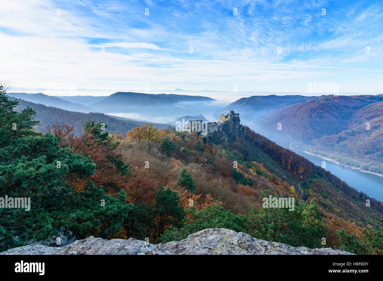 Schönbühel-Aggsbach: Aggstein Castle, river Danube, Wachau ...