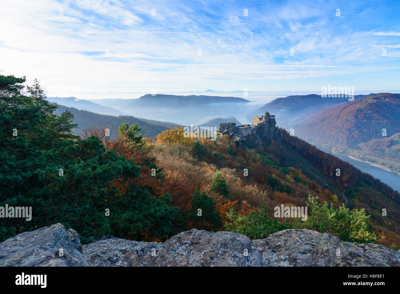 Schönbühel-Aggsbach: Aggstein Castle, river Danube, Wachau ...