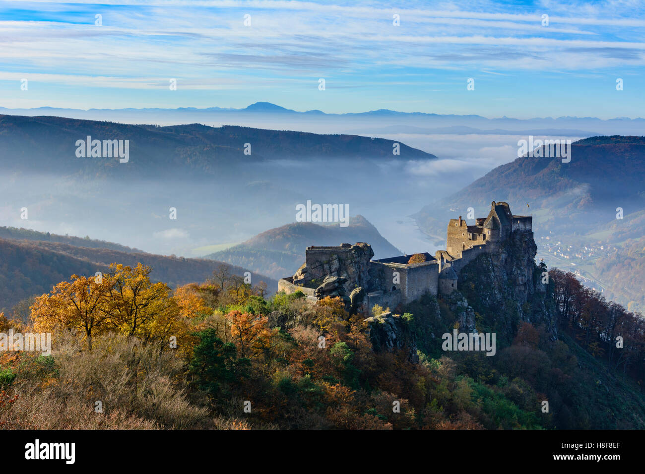 Schönbühel-Aggsbach: Aggstein Castle, river Danube, Wachau ...