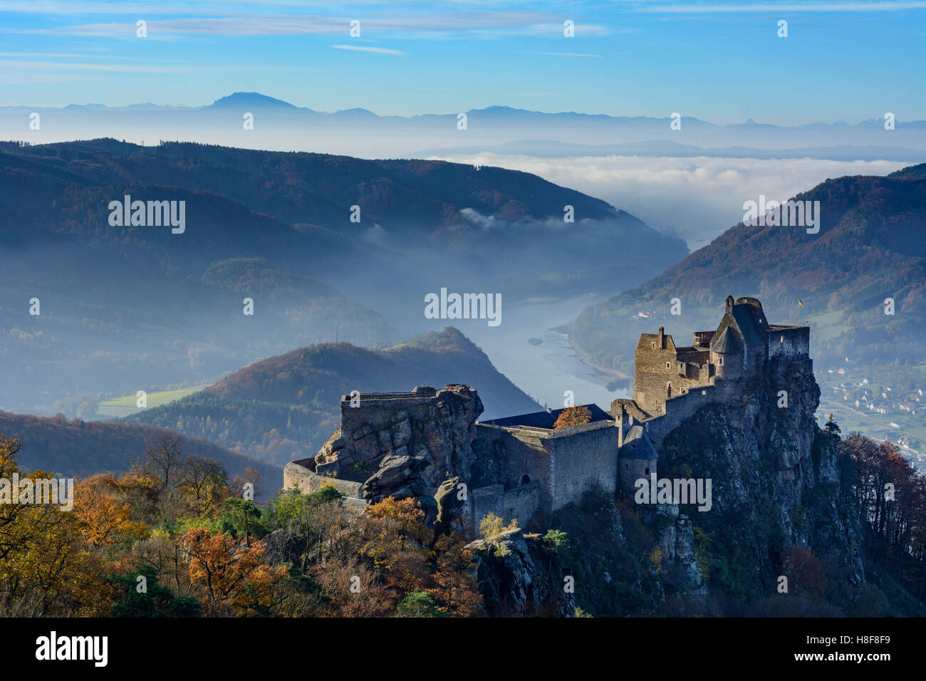 Schönbühel-Aggsbach: Aggstein Castle, river Danube, Wachau ...