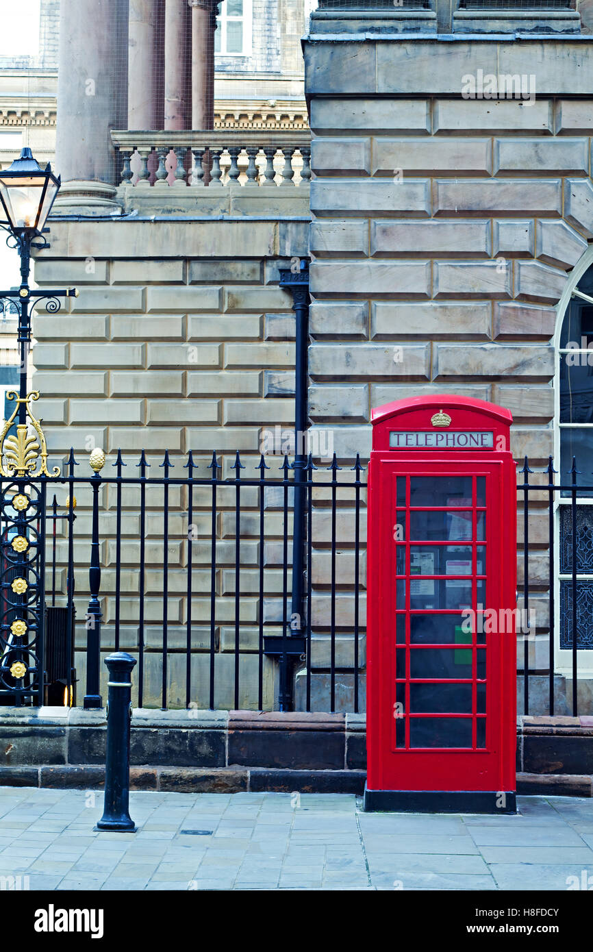 Classic single British red phone box Stock Photo - Alamy