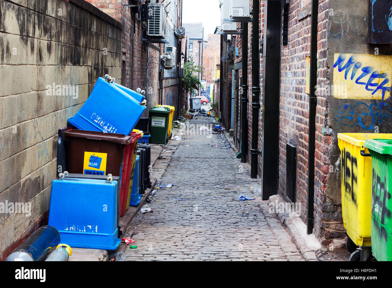 Liverpool back streets hi-res stock photography and images - Alamy