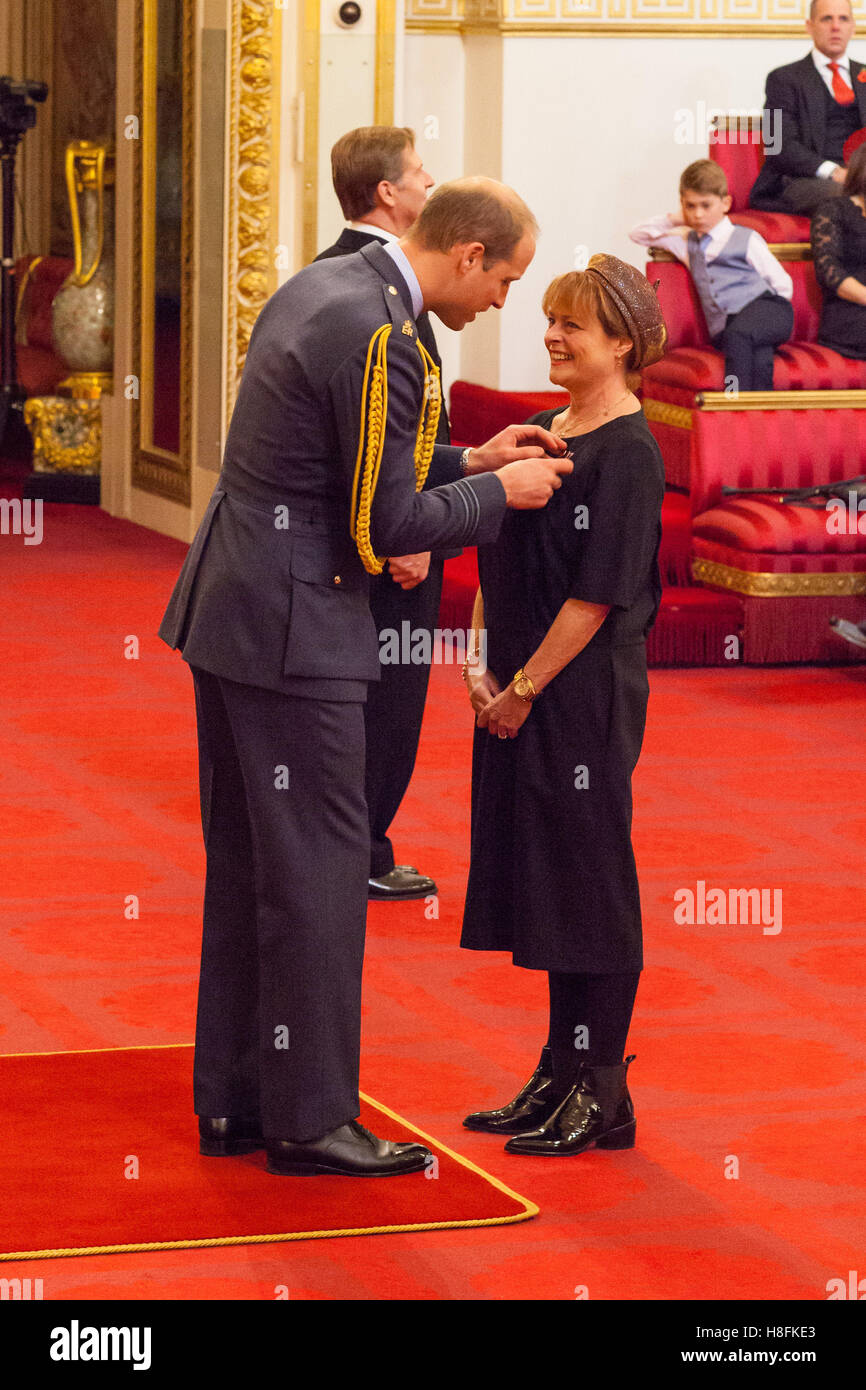 Member order british empire mbe buckingham palace hi-res stock ...