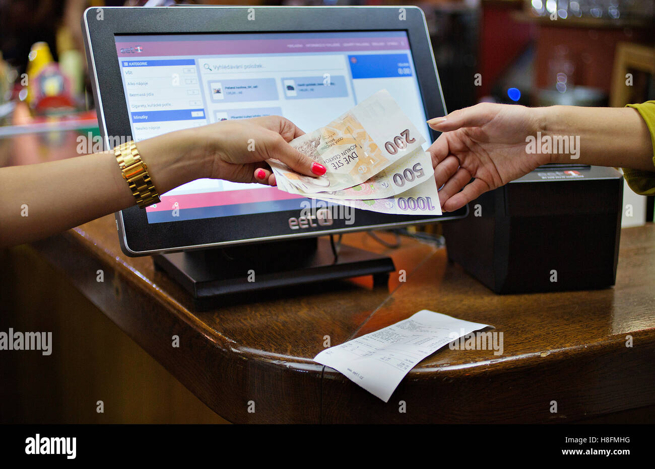 Electronic receipt hi-res stock photography and images - Alamy