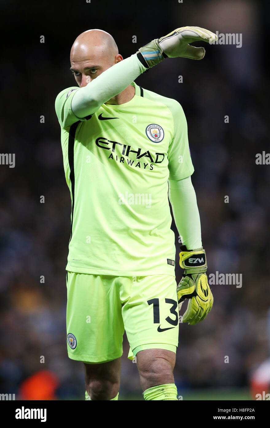 Manchester City goalkeeper Willy Caballero Stock Photo - Alamy