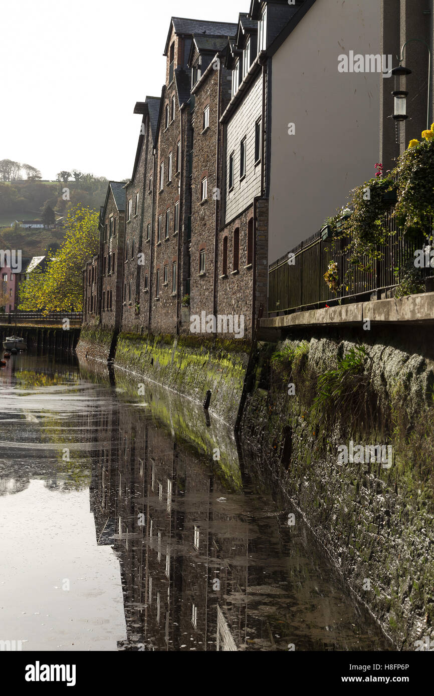 Totnes building hi-res stock photography and images - Alamy