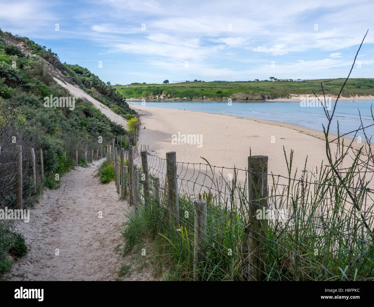 Lonely beach in Cornwall Stock Photo - Alamy