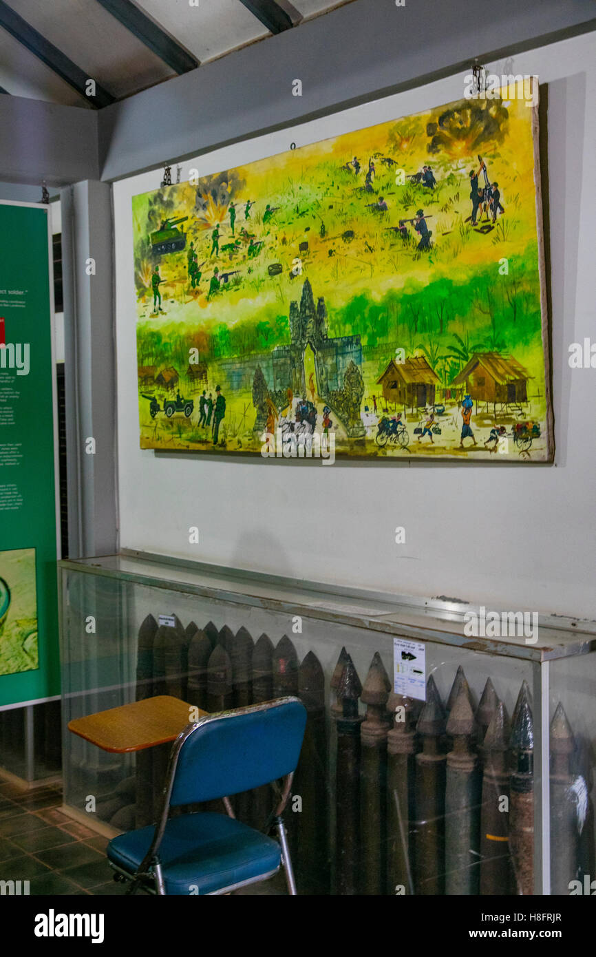 Mine landmine hi-res stock photography and images - Alamy