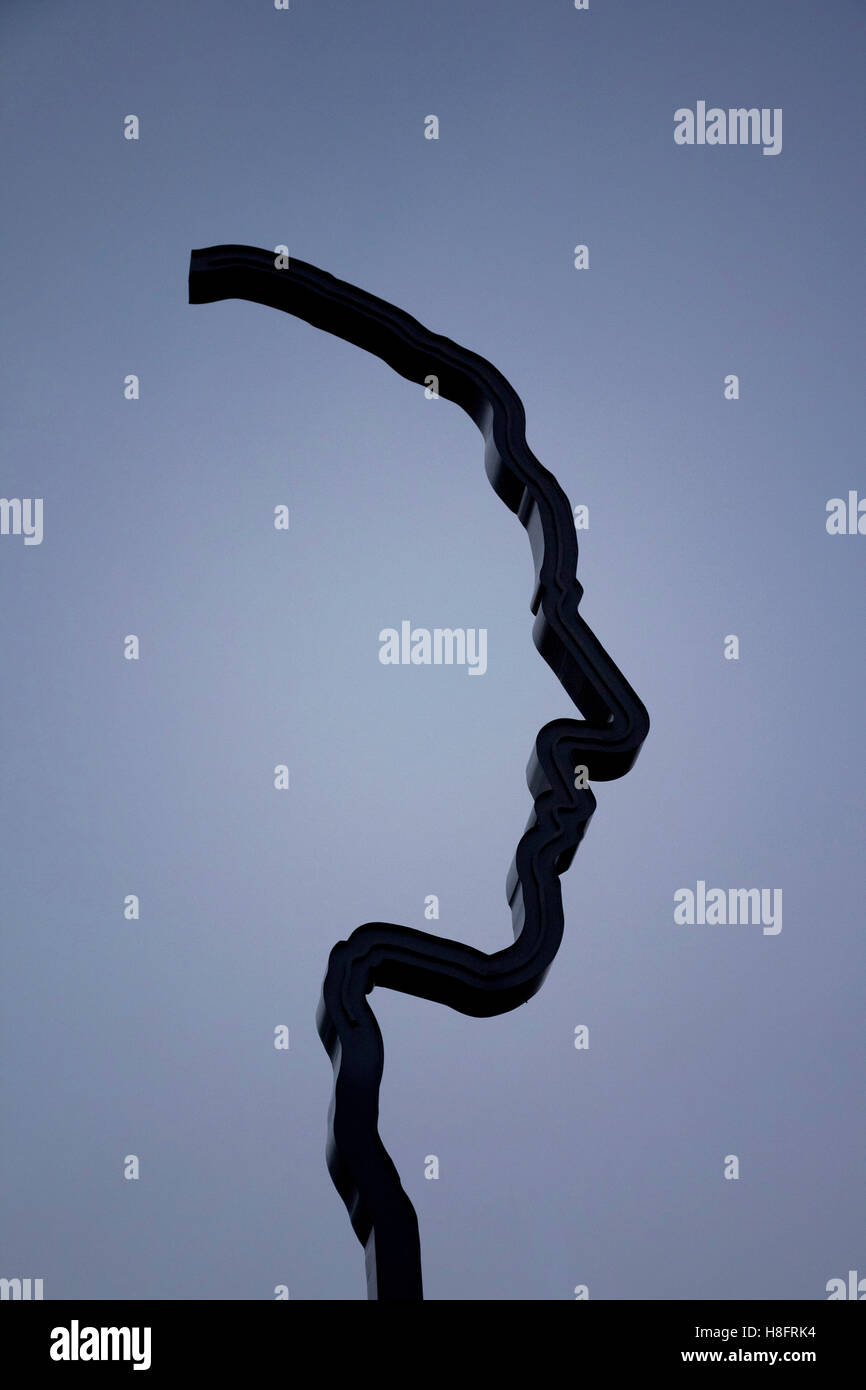 Sculpture, profile, monument, Berlin Stock Photo - Alamy