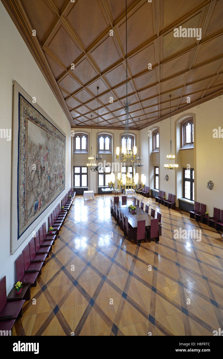 Meeting hall of the patricians "Alt-Limpurg", city hall, Roman ...