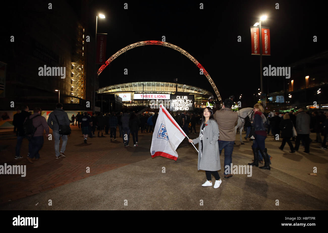 England football wembley 2018 flag hi-res stock photography and images ...